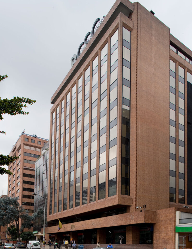 Edificio Caja Social - Ospinas & Cía S.A.