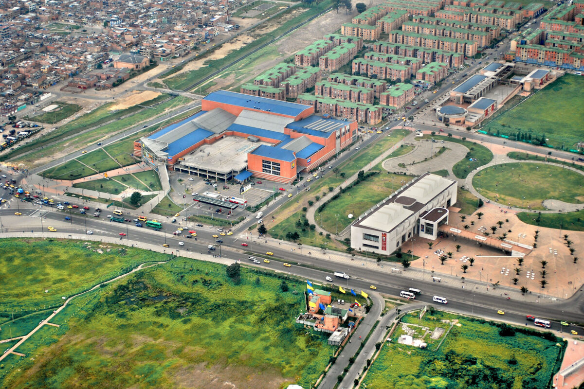 Tintal Plaza - Ospinas & Cía S.A.